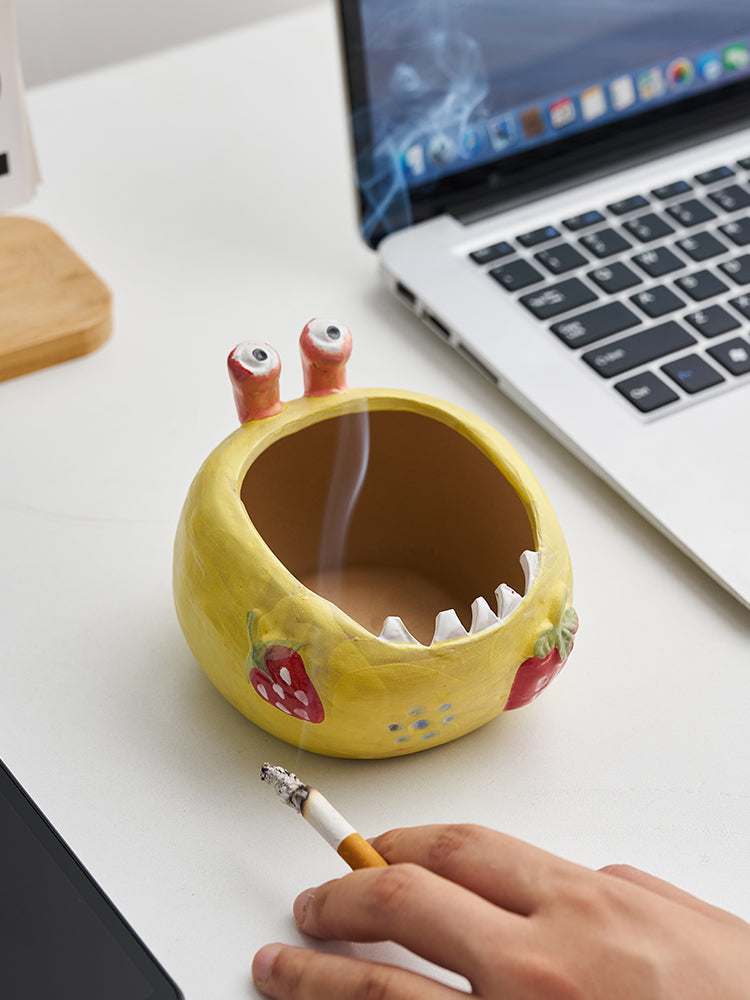 Big Mouth Monster Ceramic Ashtray, Amazing Art Decor – More Angle