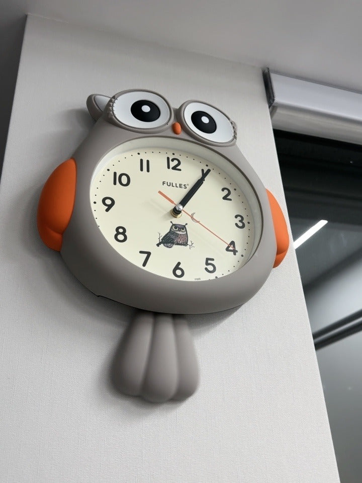 Cute cartoon owl wall clock with wagging tail, children's room decorat ...