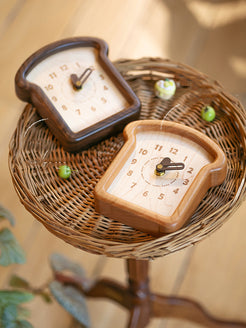 Whimsical Toast Bread Silent Desk Clock: Creative Home Accent – MoreAngle